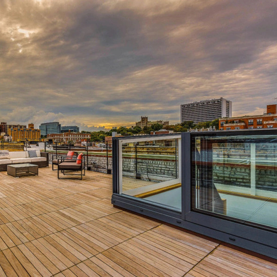 Free Standing Skybox Rooflight | Rooflights.com